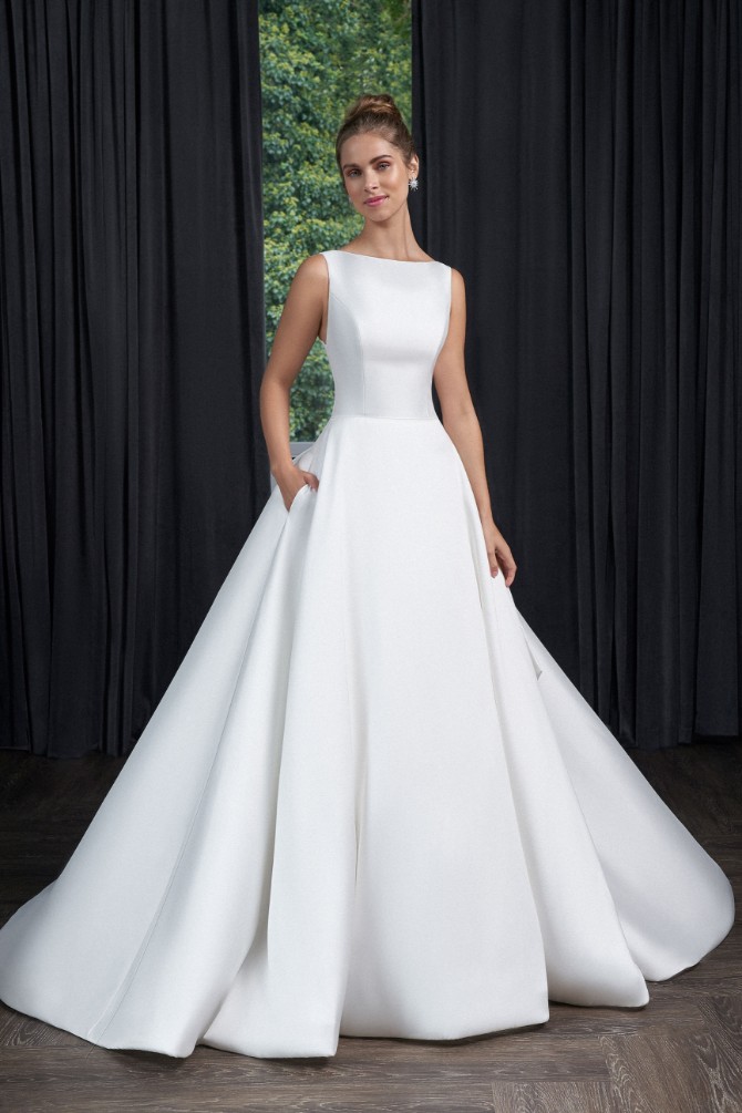 Iconic Collection - Julia | Pure Brides