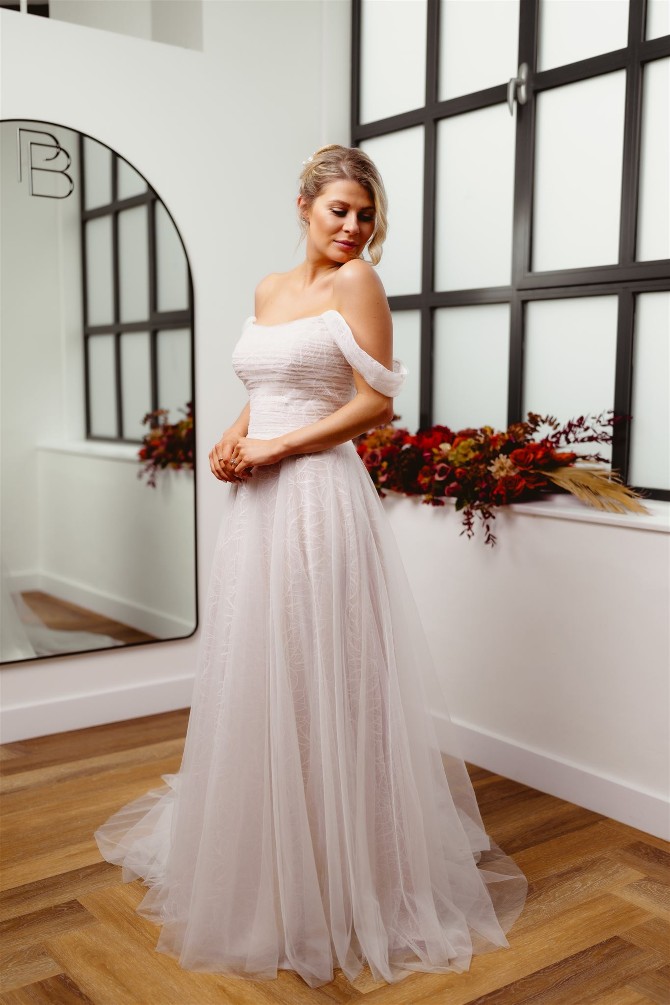 Iconic Collection - Wallis | Pure Brides